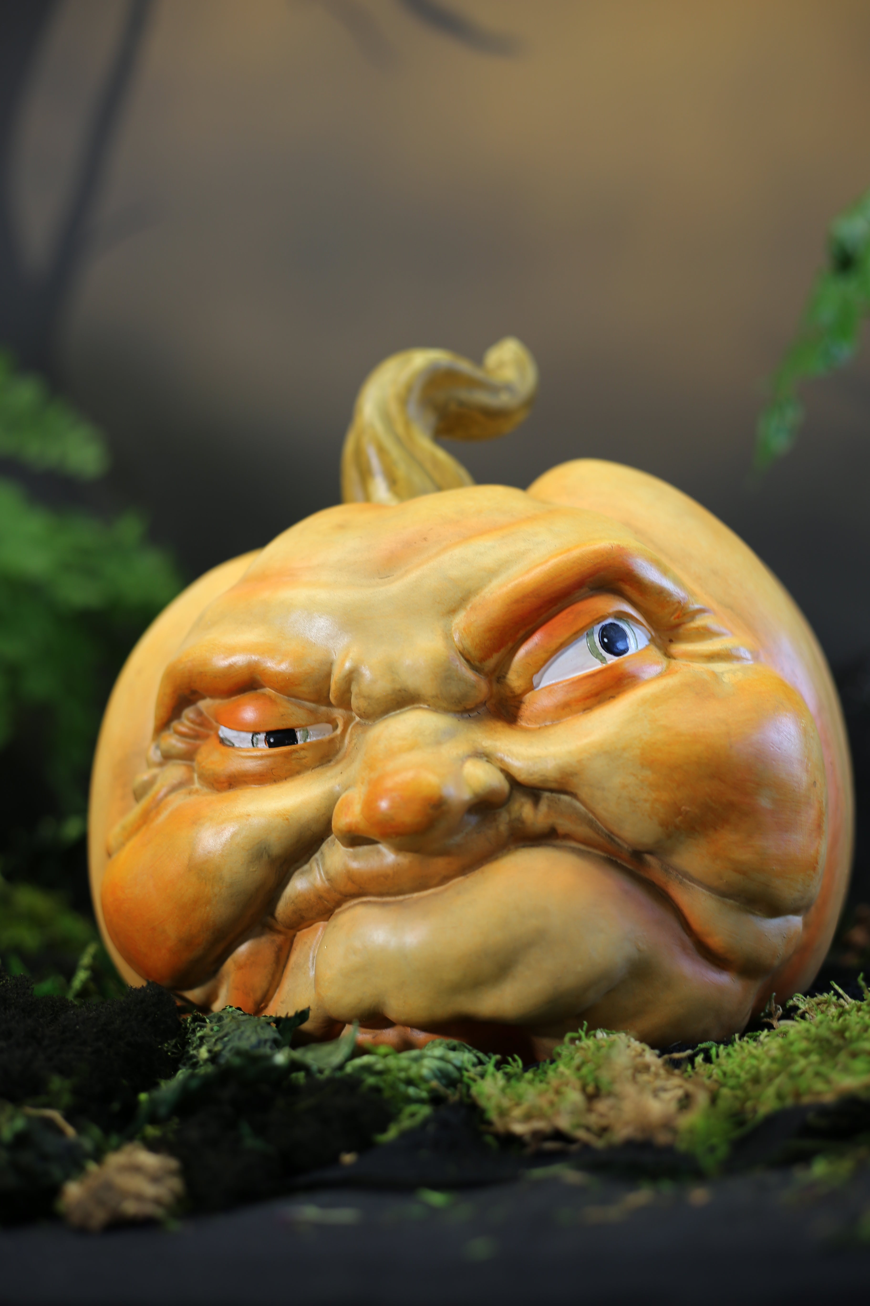 Resin Pumpkin Face – Wide – Armstrong Garden Centers