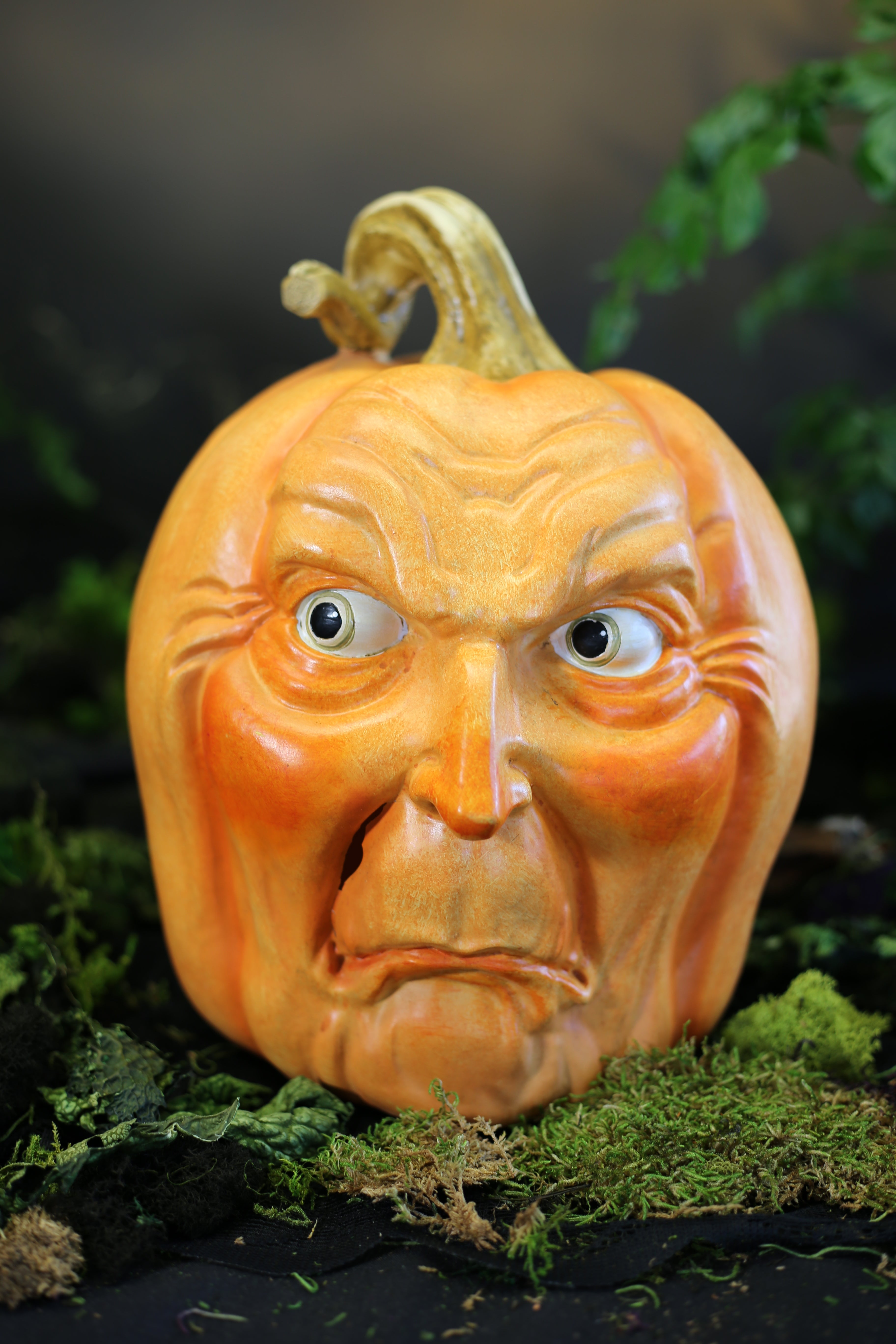 Resin Pumpkin Face – Tall – Armstrong Garden Centers