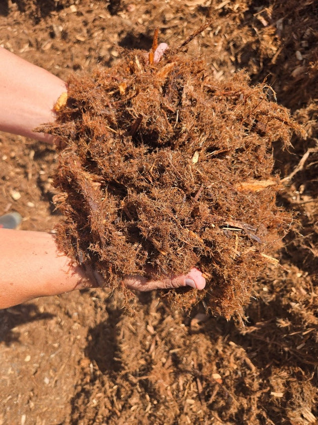 Redi-Gro Shredded Redwood Mulch – Armstrong Garden Centers